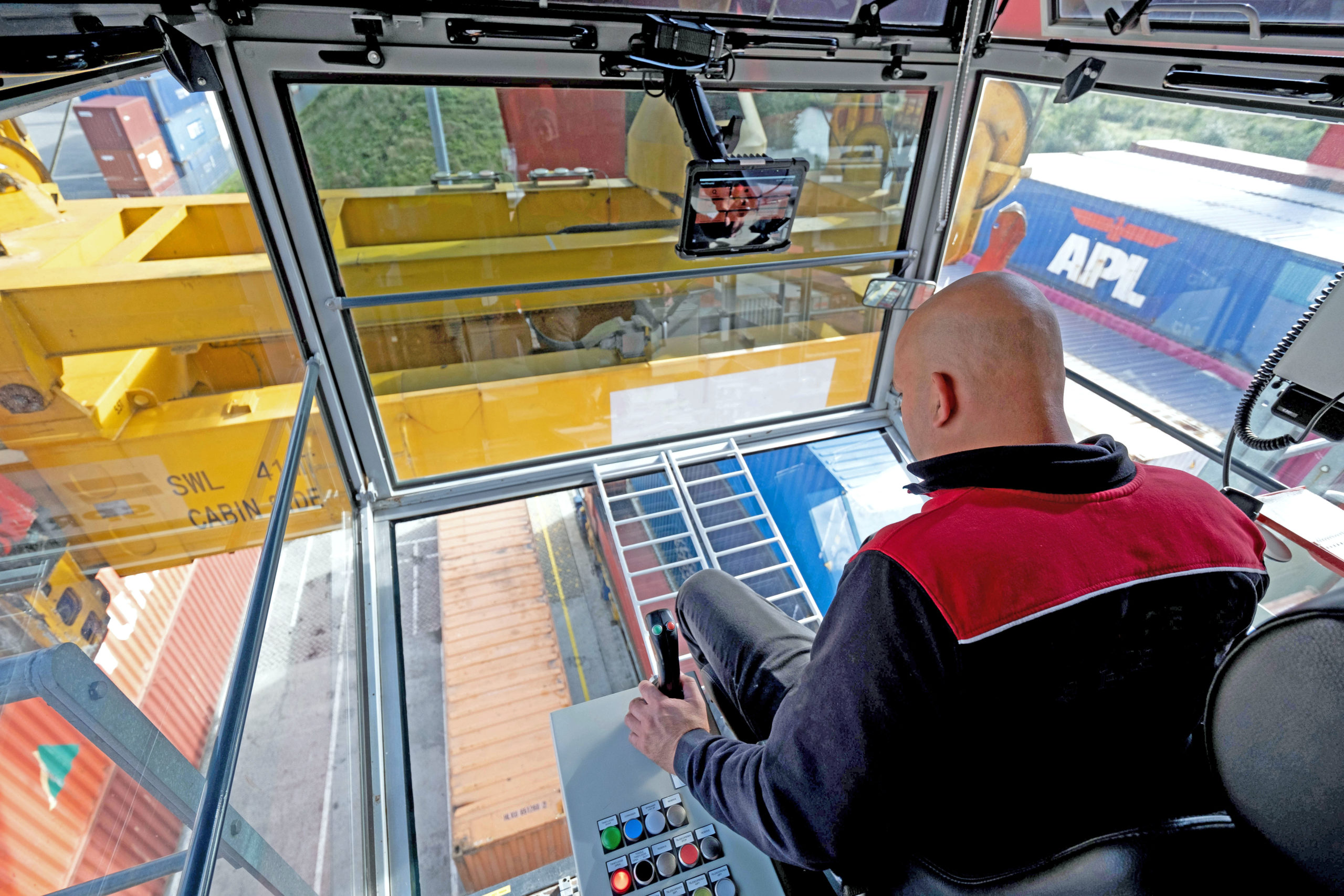 Web applications customer service, transport, terminal operation